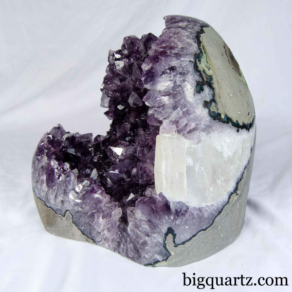 amethyst geode crystal
