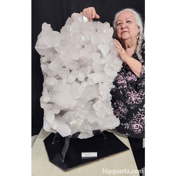 largest quartz crystal
